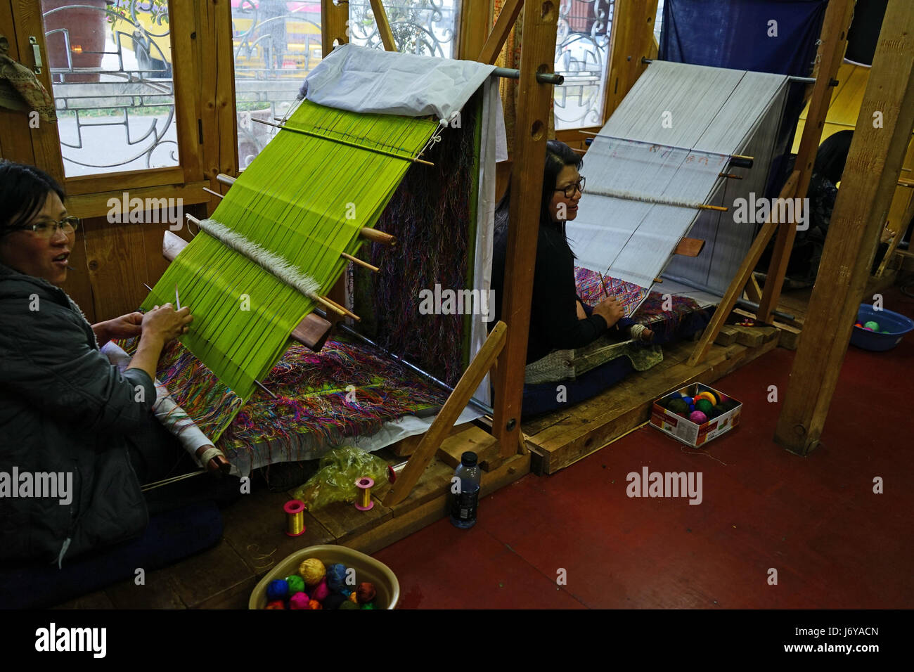 Bhutan weben -Fotos und -Bildmaterial in hoher Auflösung – Alamy