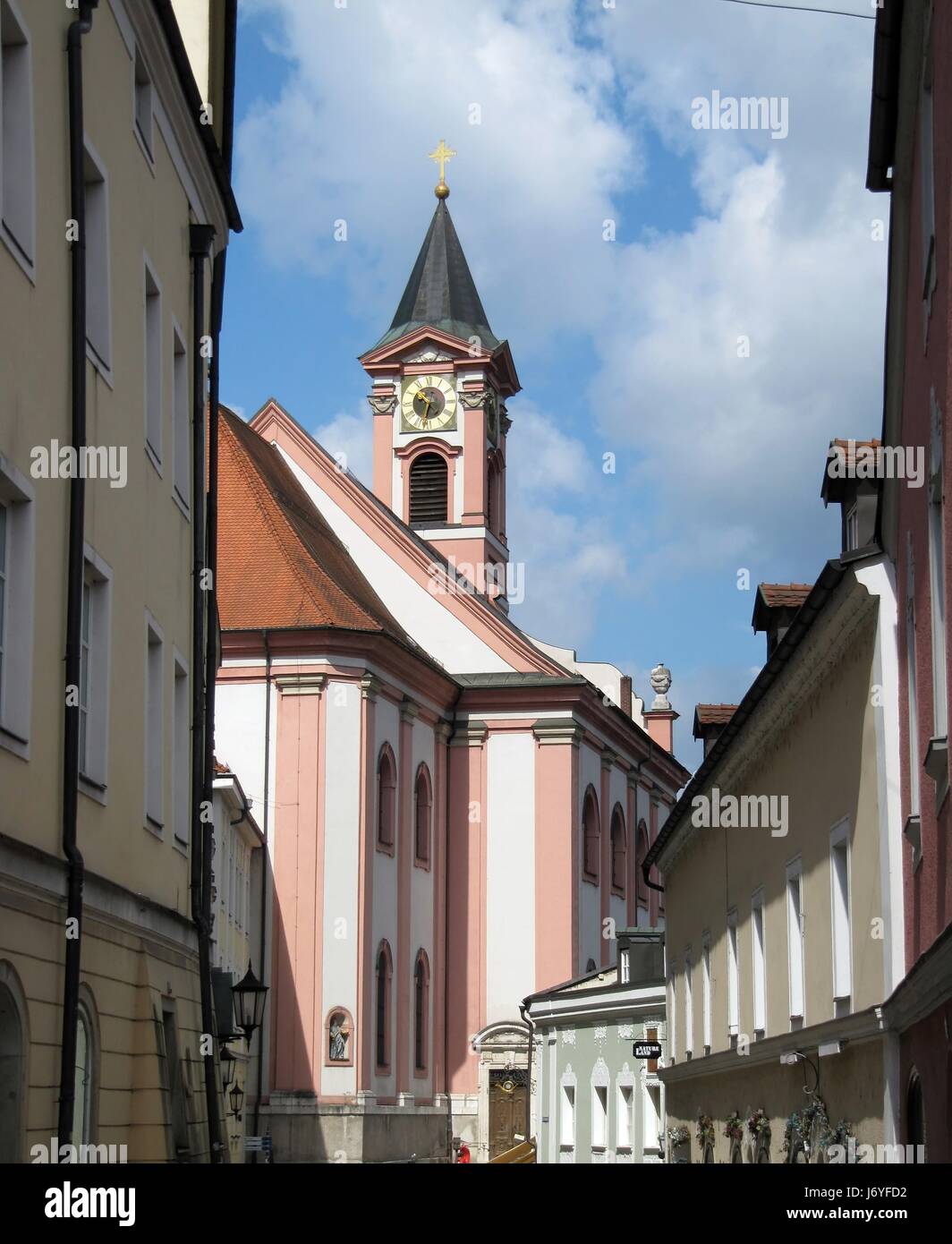 Kupferdach kirche bayern -Fotos und -Bildmaterial in hoher Auflösung ...