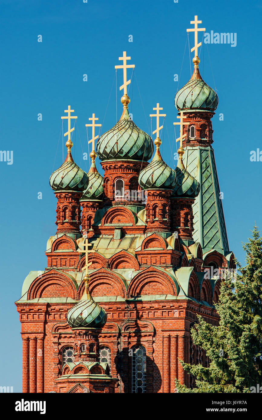 Russisch orthodoxe kirche -Fotos und -Bildmaterial in hoher Auflösung – Alamy