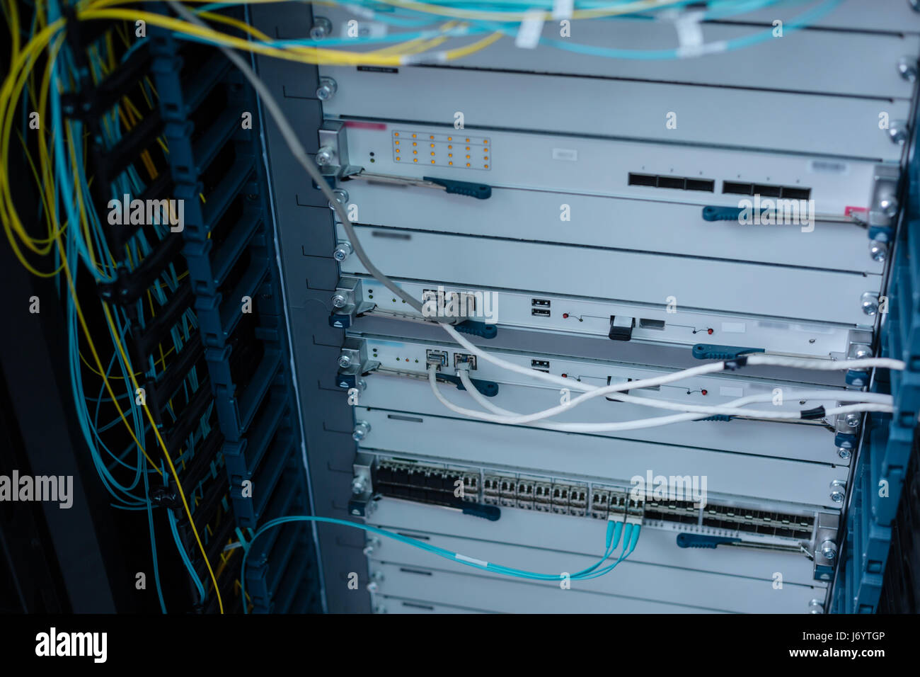 Network Server Cables Stockfotos und -bilder Kaufen - Alamy