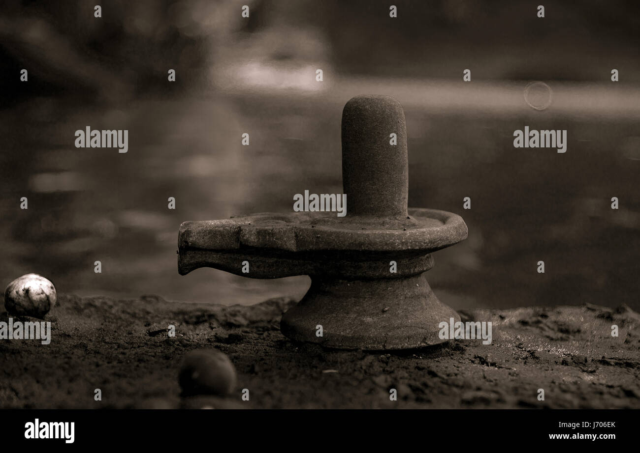 Linga symbol von lord shiva -Fotos und -Bildmaterial in hoher Auflösung ...