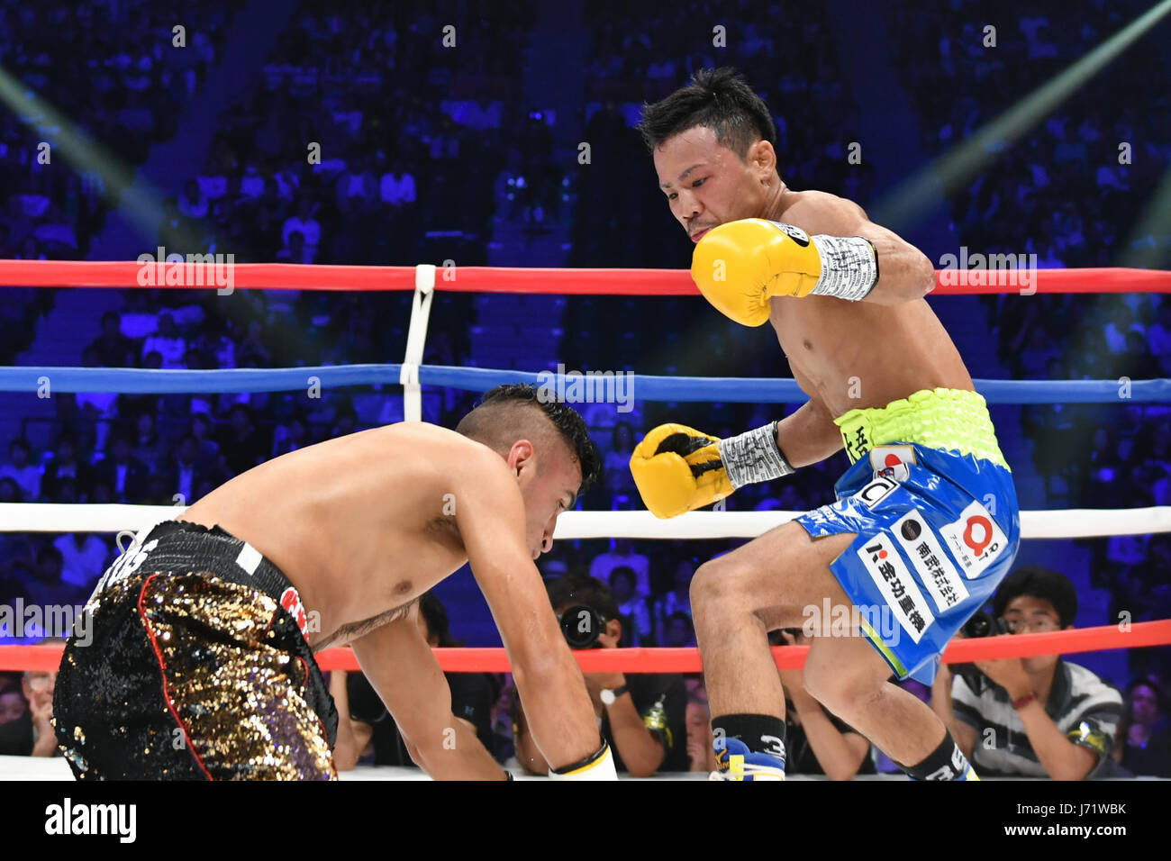 (L-R) Juan Hernandez (MEX), Daigo Higa (JPN), 20. Mai 2017 - Boxen: Daigo Higa Japan Schläge ...