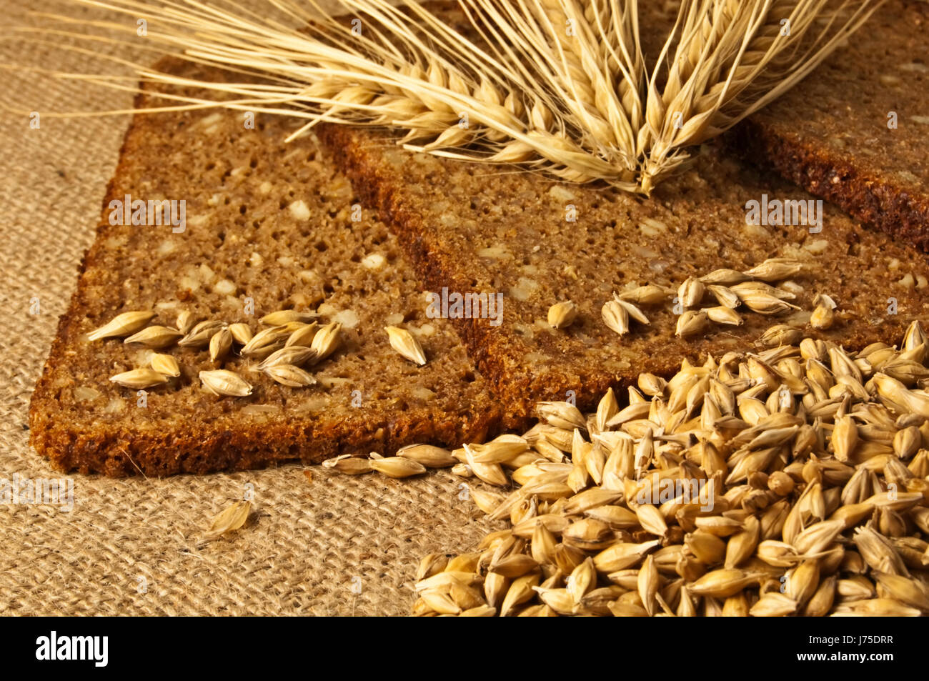 Full value bread -Fotos und -Bildmaterial in hoher Auflösung – Alamy