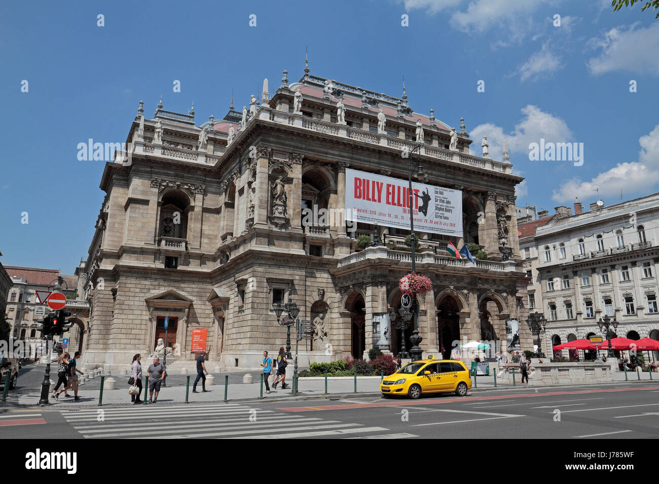 Das Hungarian State Opera House (Magyar Allami Operahaz) in Budapest ...