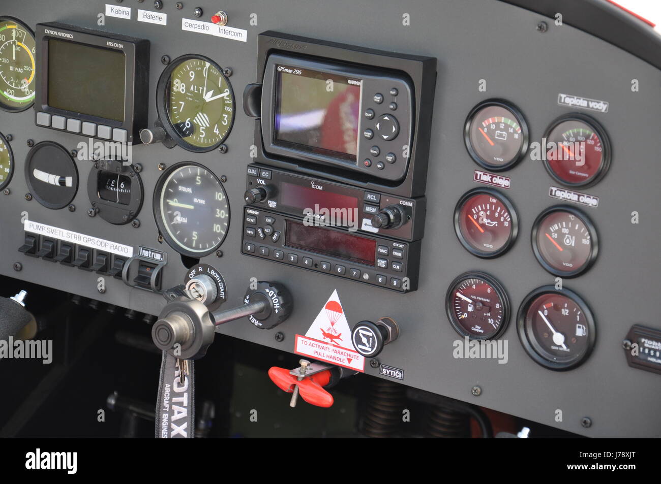 Flugzeug instrumente -Fotos und -Bildmaterial in hoher Auflösung – Alamy