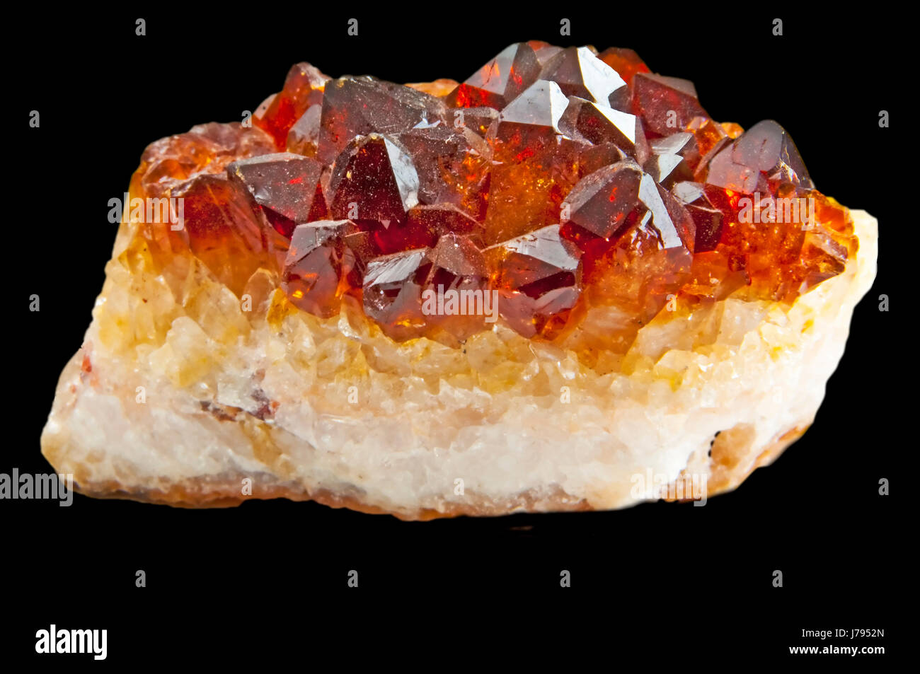 Granat halskette -Fotos und -Bildmaterial in hoher Auflösung – Alamy