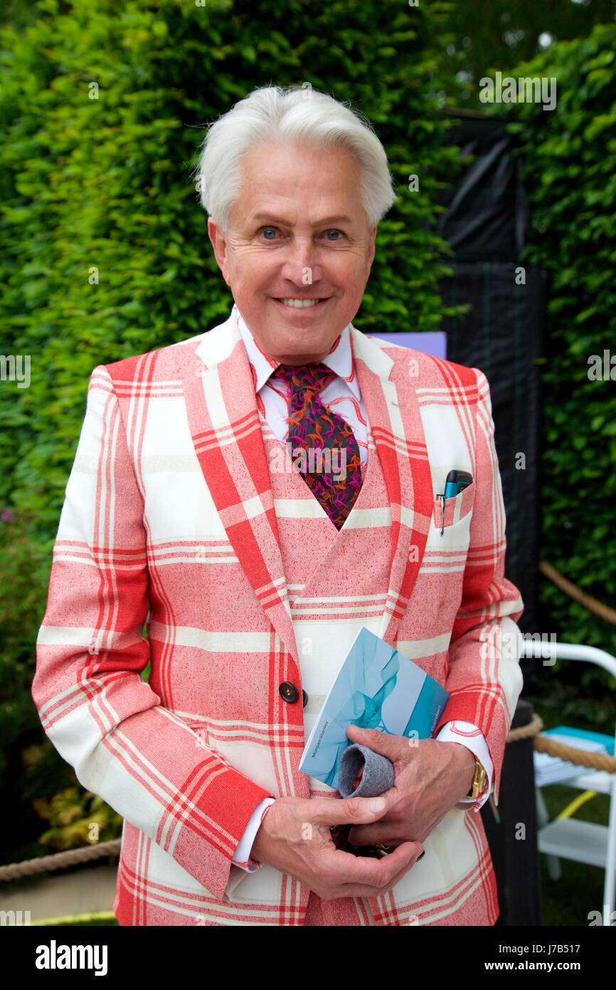 Vivienne westwood fashion show -Fotos und -Bildmaterial in hoher Auflösung – Alamy