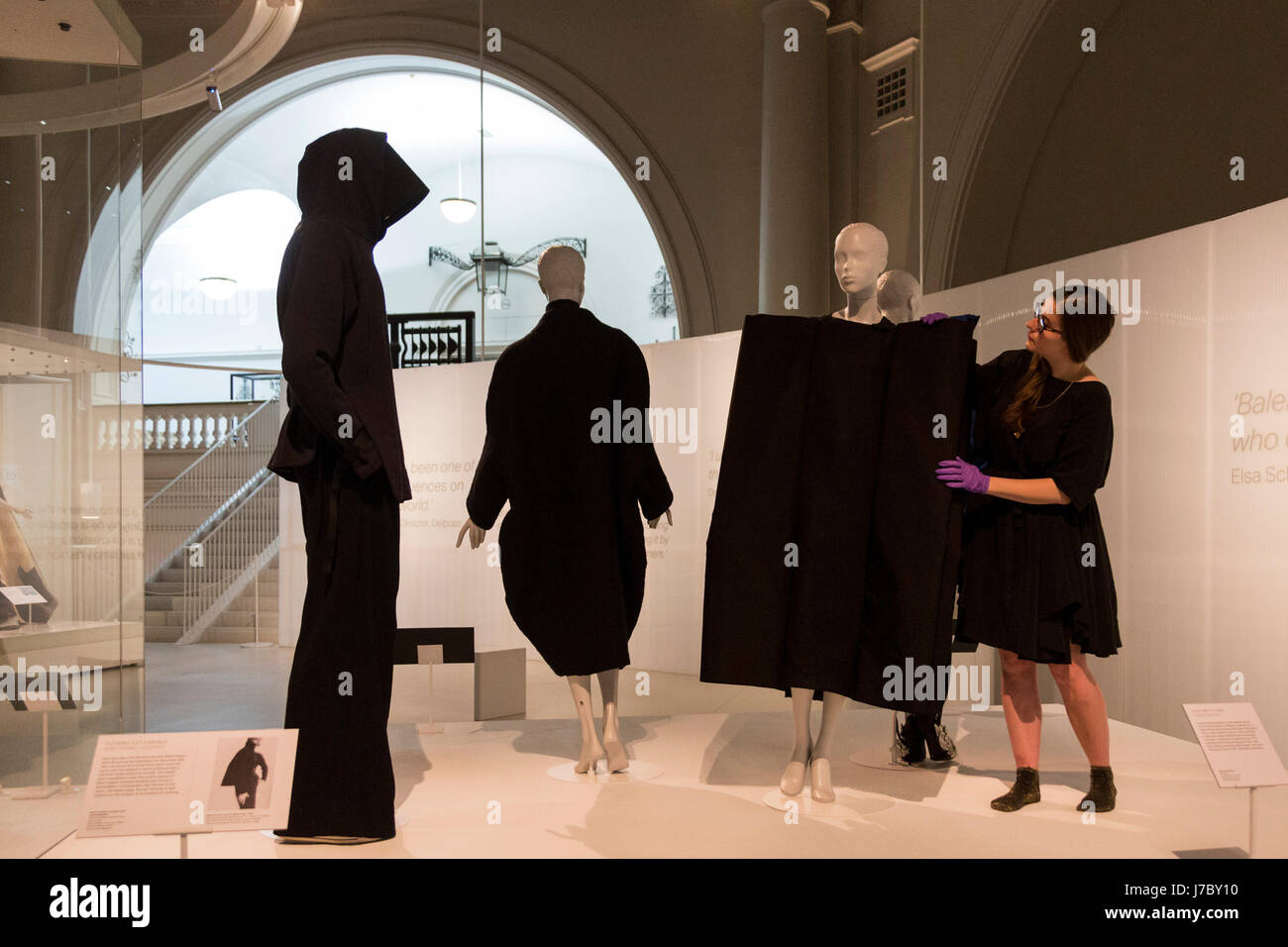 Cristobal balenciaga museum -Fotos und -Bildmaterial in hoher Auflösung ...