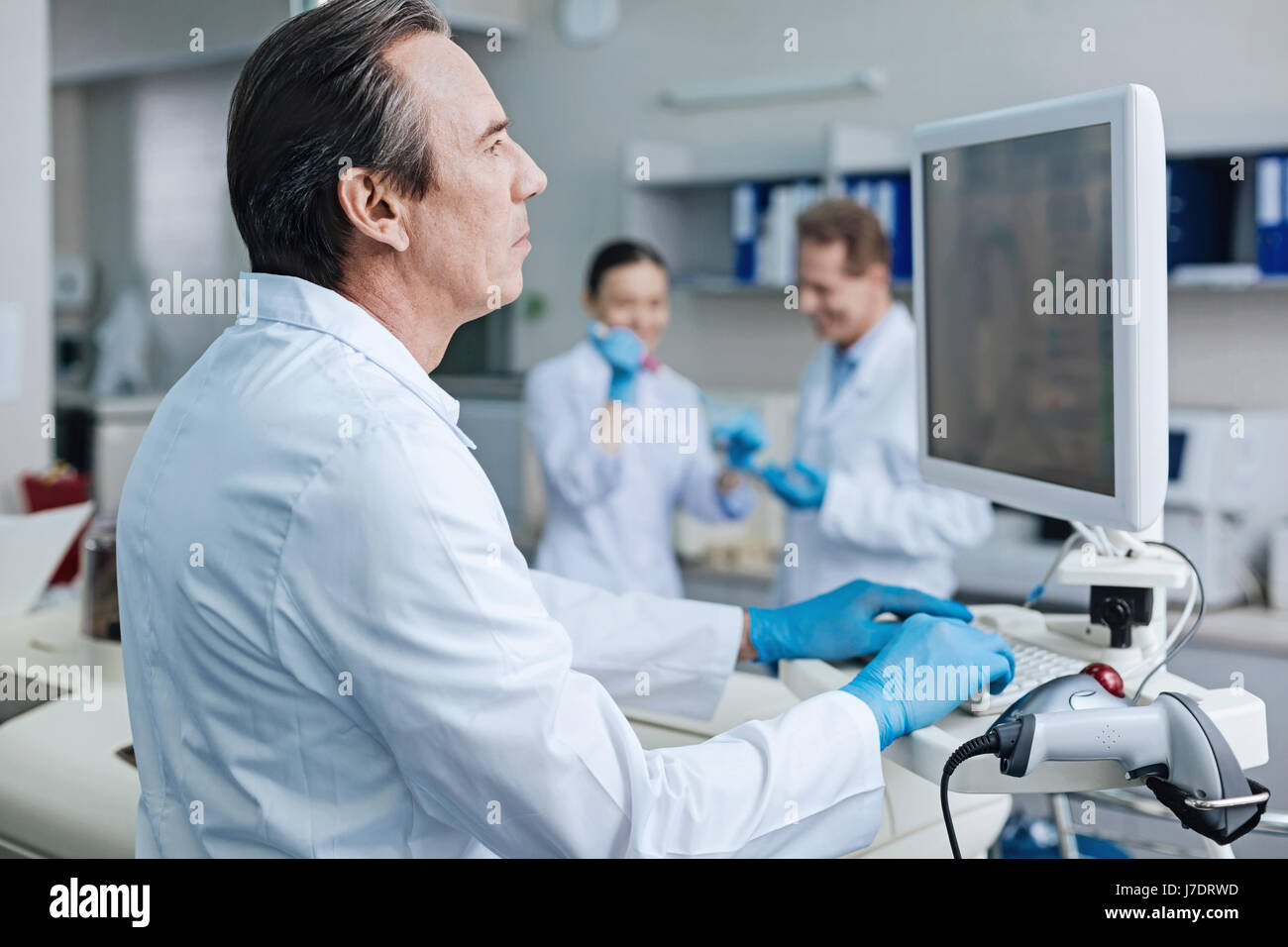 Wissenschaftlerin computer -Fotos und -Bildmaterial in hoher Auflösung ...