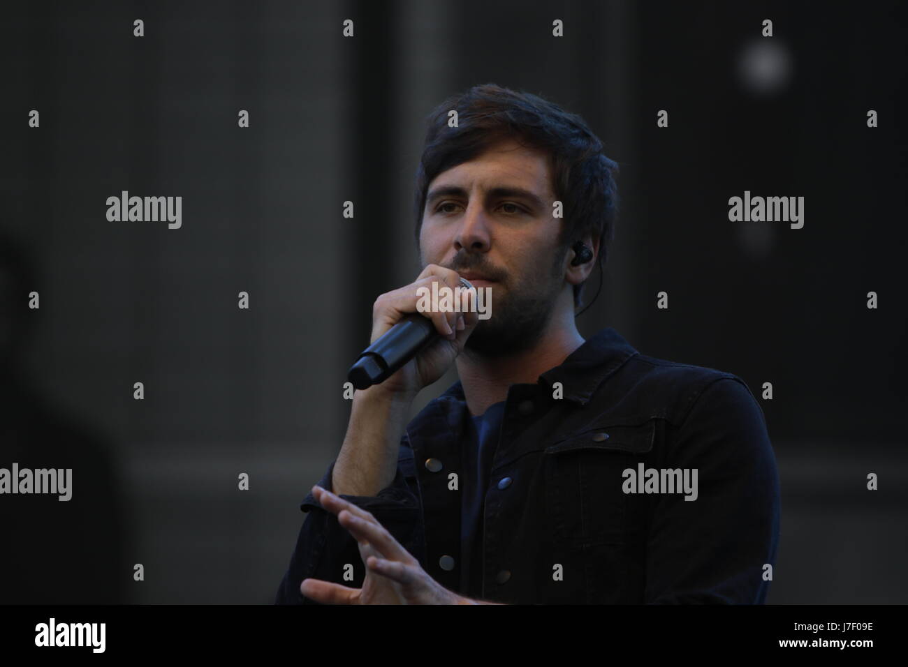 Max Giesinger Singer Stockfotos und -bilder Kaufen - Alamy