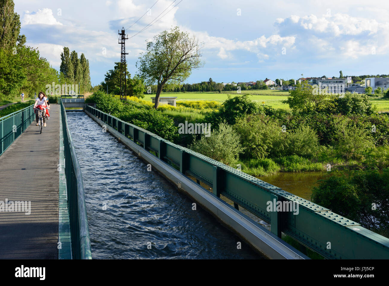 Wiener Neustädter Kanal (Wiener Neustädter Kanal), Radfahrer, Radweg ...