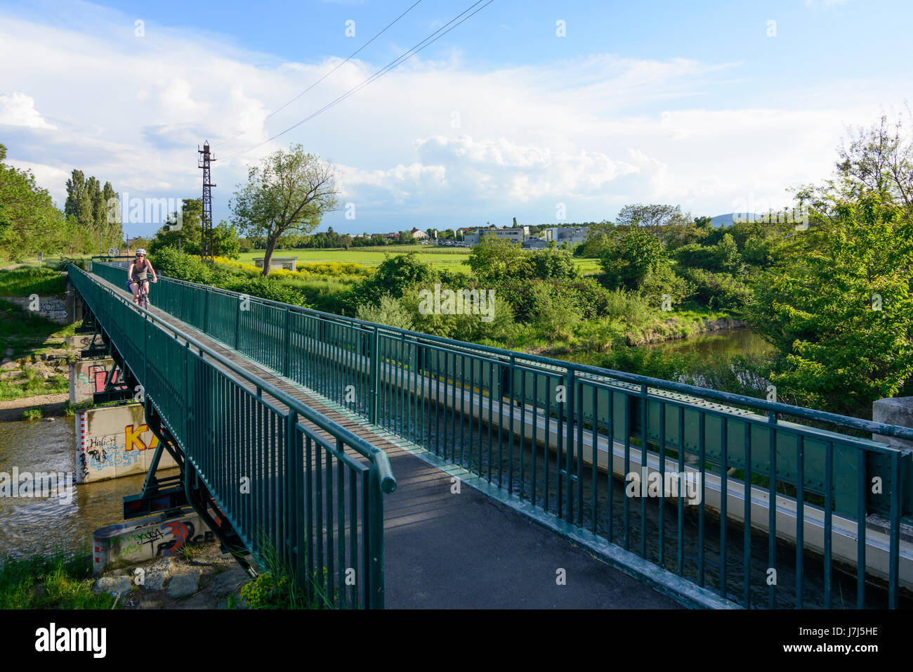 Wiener Neustädter Kanal (Wiener Neustädter Kanal), Radfahrer, Radweg ...