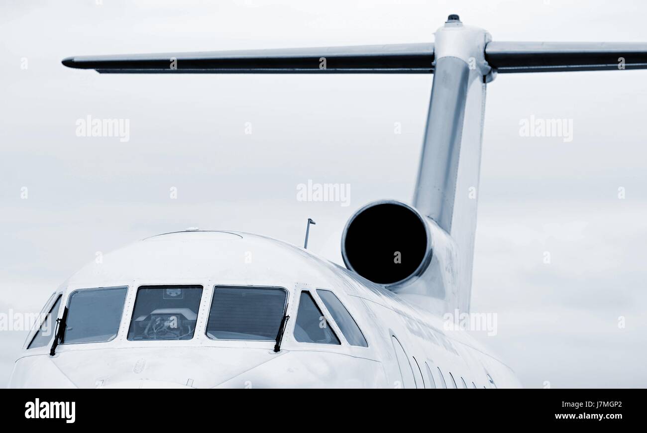 Passagierflugzeug flugzeug flugzeug -Fotos und -Bildmaterial in hoher ...