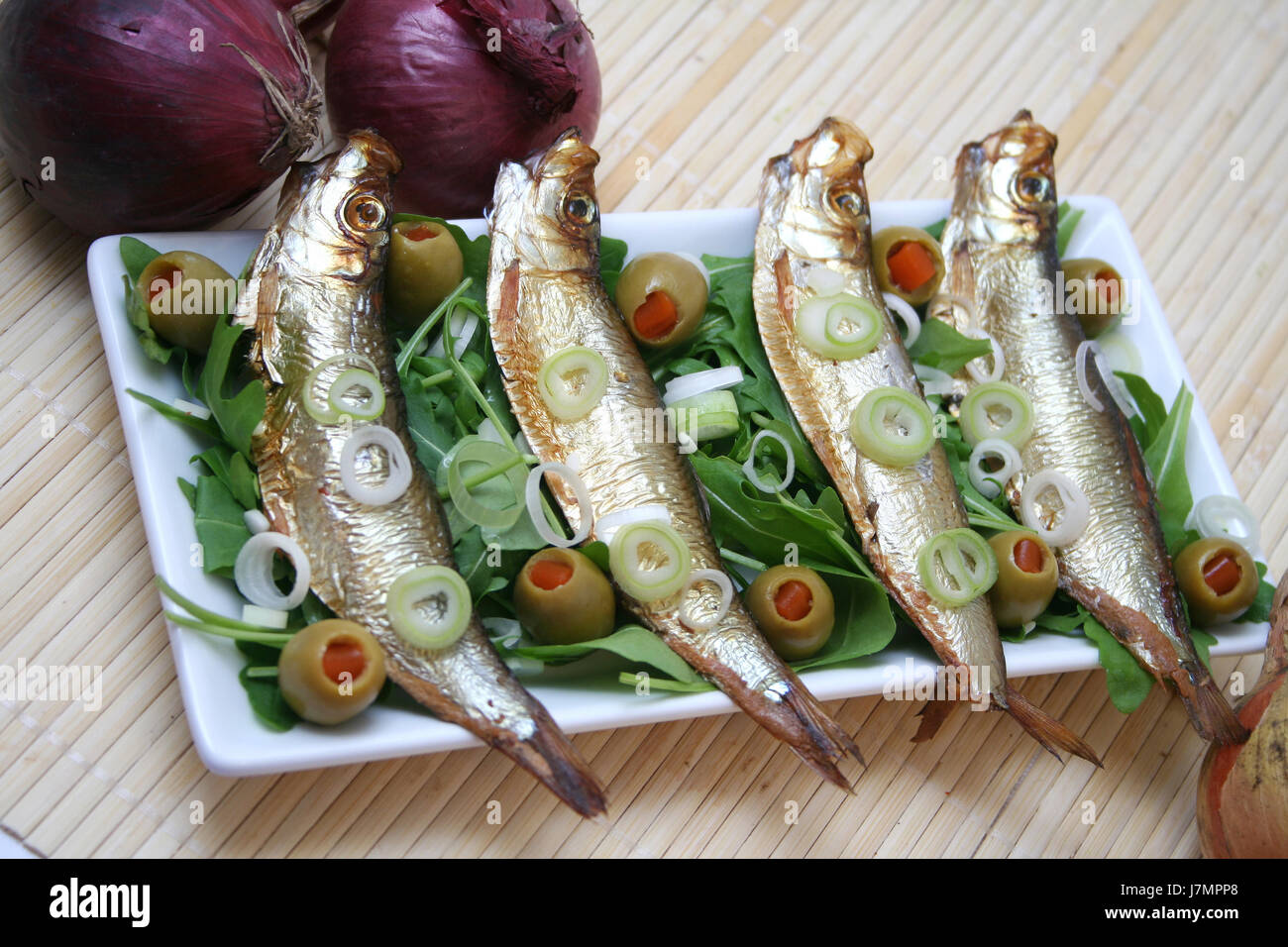 Fisch Fische essen Gericht essen geraucht Rauch Sprotten frische ...