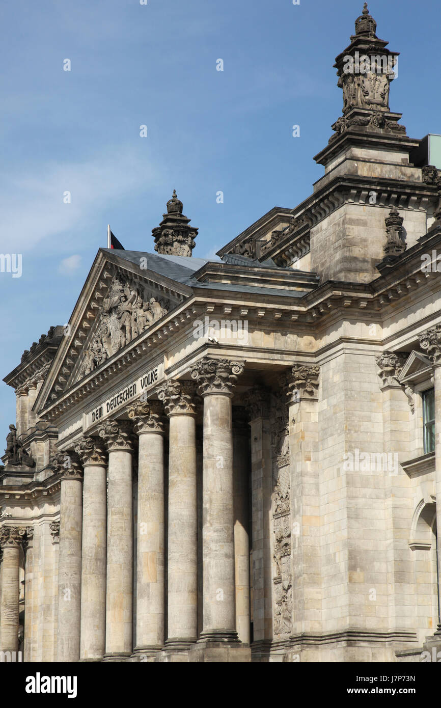 Giebel von reichstag -Fotos und -Bildmaterial in hoher Auflösung – Alamy
