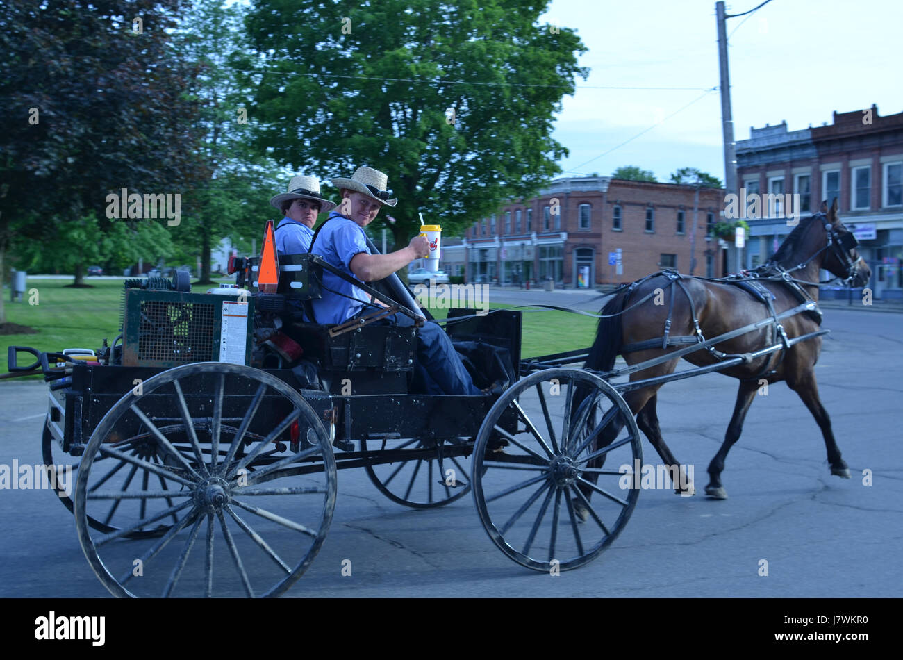 Amish Boys Stockfotos und -bilder Kaufen - Alamy