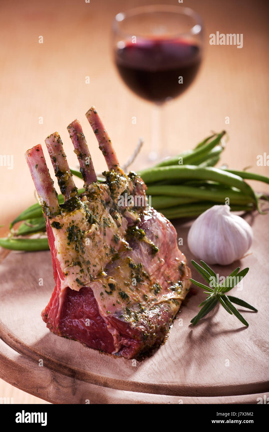 Dicke rippe mariniert roh -Fotos und -Bildmaterial in hoher Auflösung ...