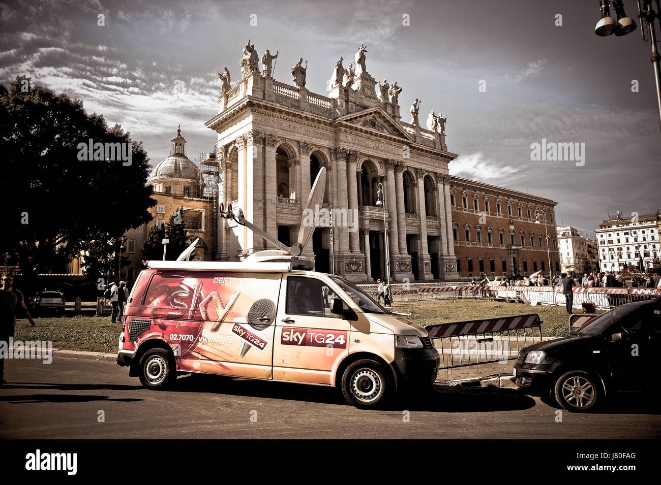 Sky Tv Van Stockfotos und -bilder Kaufen - Alamy