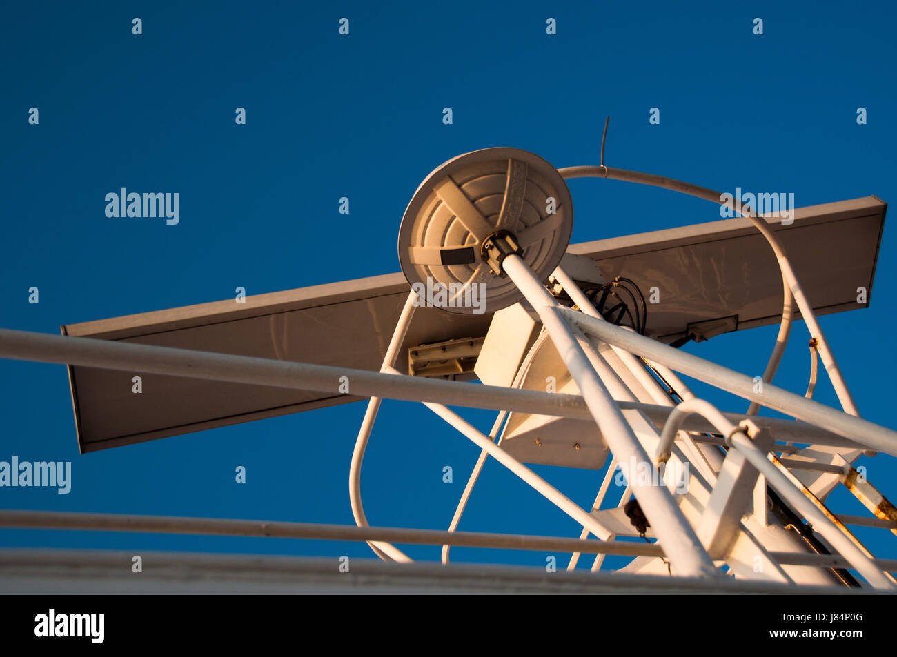 Navigation Satellit Antenne Mast Boot Radar Satelliten Schiff Marine ...