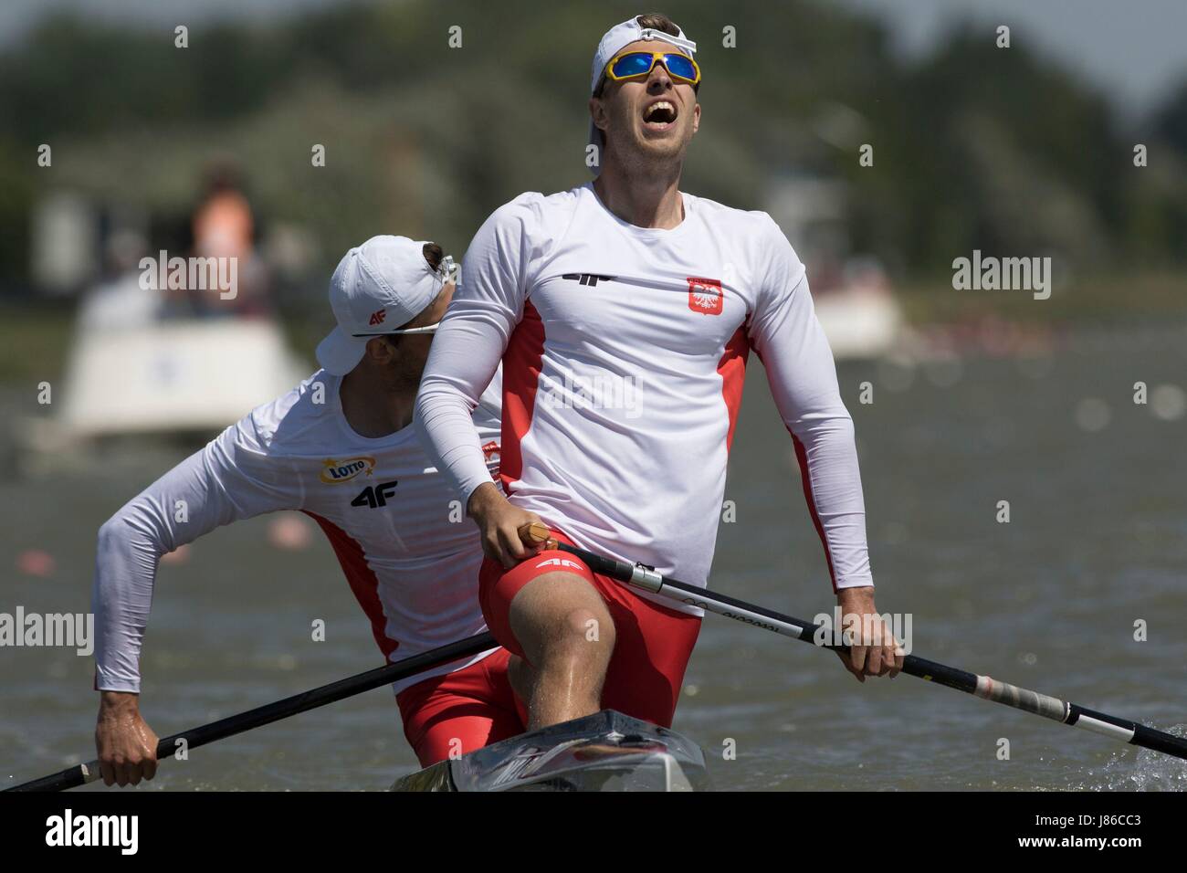 Szeged, Ungarn. 27. Mai 2017. Mateusz Kaminski (vorne) und Vincent ...