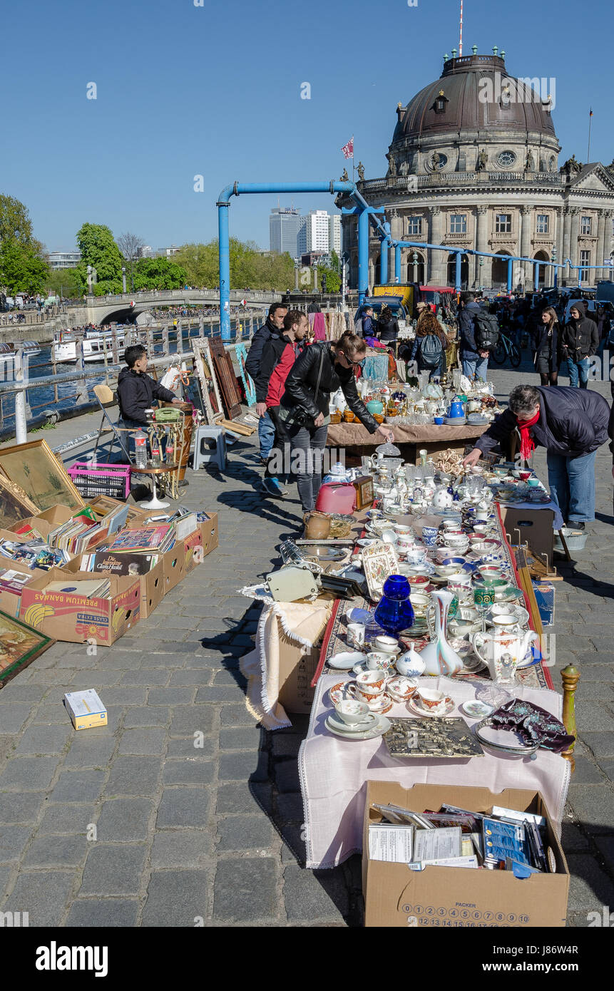 Berliner flohmarkt im bode museum -Fotos und -Bildmaterial in hoher ...