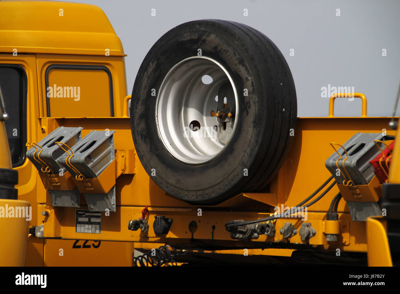 Rad, Transporter, Ersatzrad, Reserverad, LKW, LKW, Reifen, Reifen ...