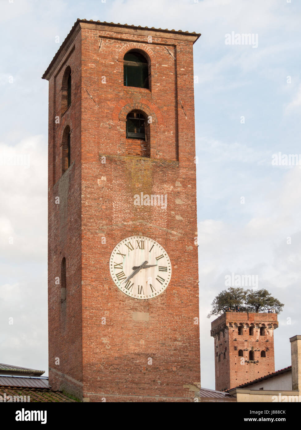 Uhrentürme toskana -Fotos und -Bildmaterial in hoher Auflösung – Alamy