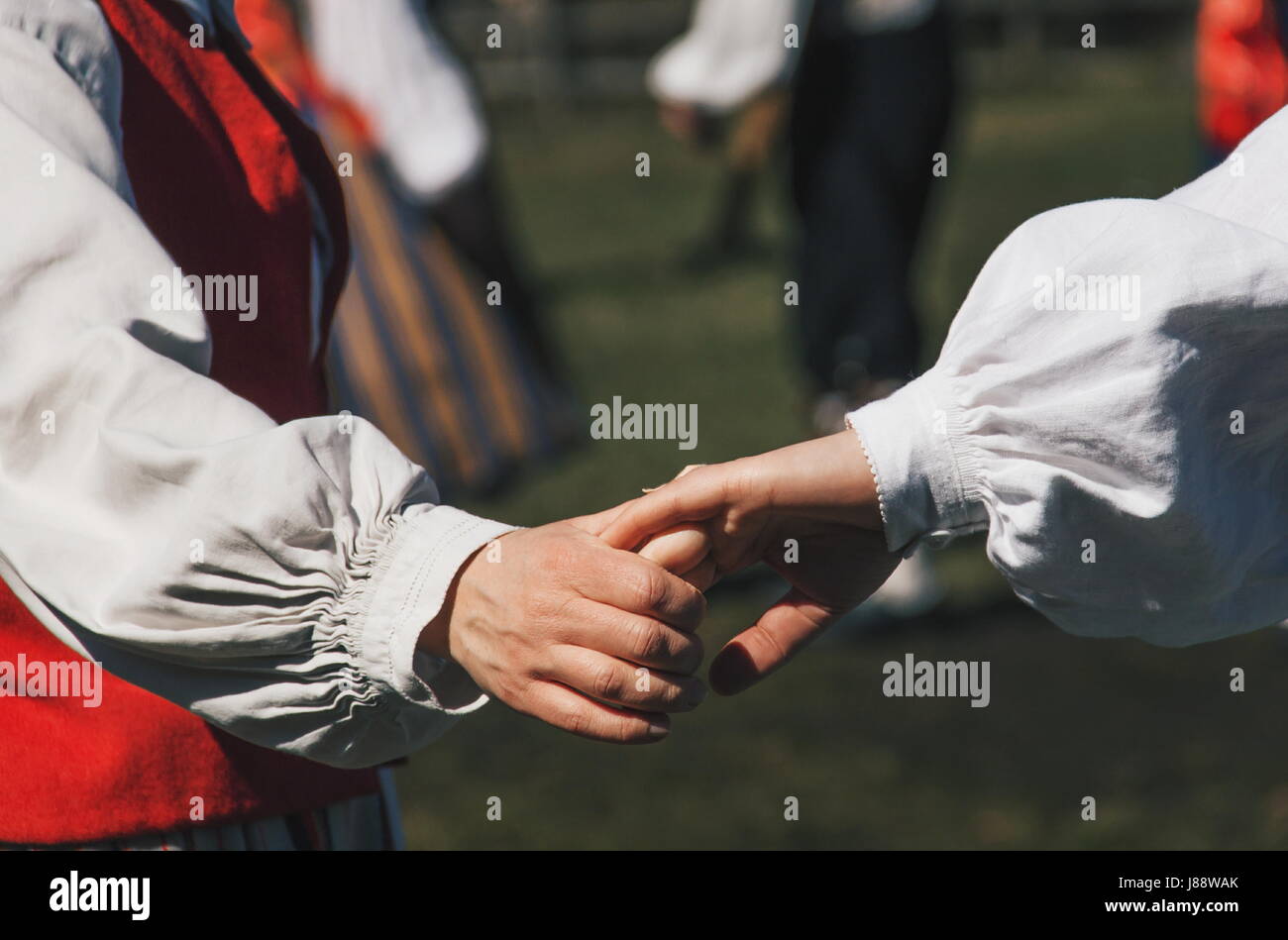 Folk dances -Fotos und -Bildmaterial in hoher Auflösung – Alamy
