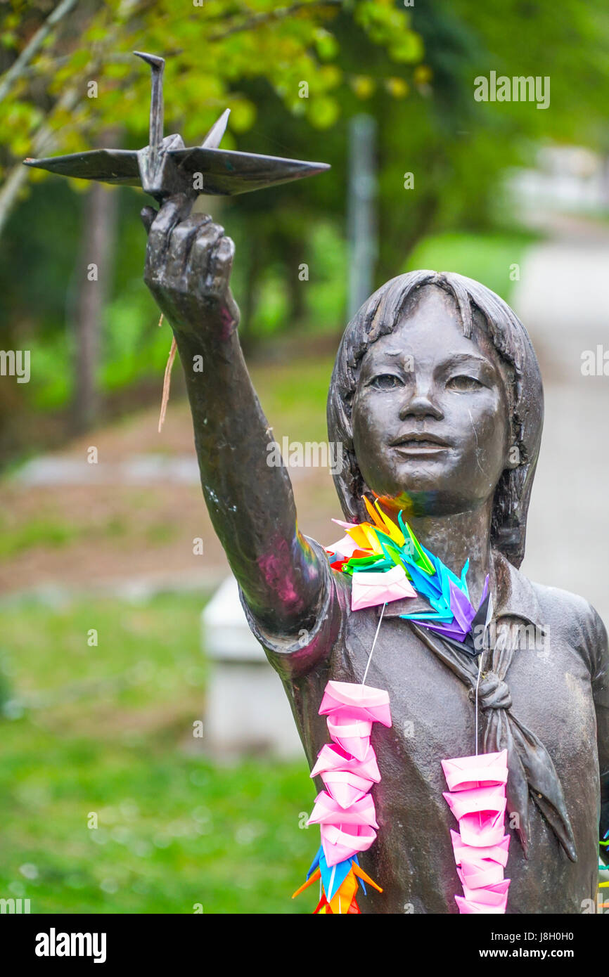 Sadako statue -Fotos und -Bildmaterial in hoher Auflösung – Alamy