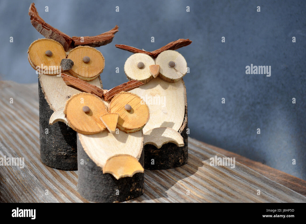 Holz geschnitzte eulen -Fotos und -Bildmaterial in hoher Auflösung – Alamy