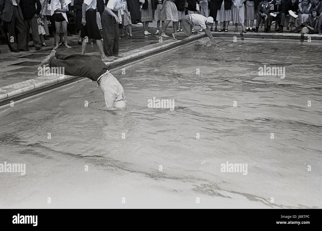 1950s Swimming Pool Stockfotos & 1950s Swimming Pool Bilder - Alamy