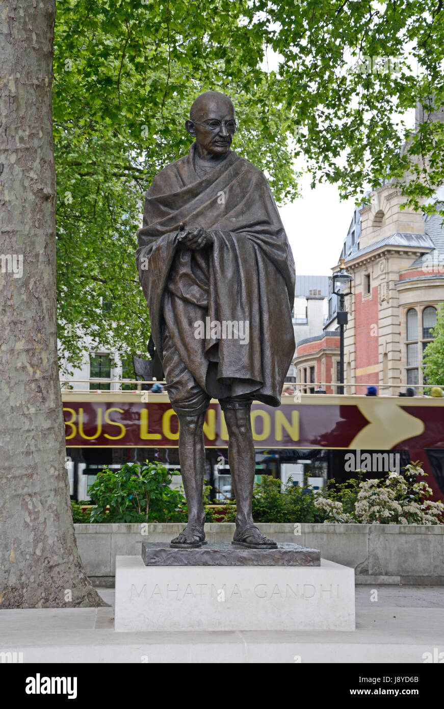 Statue von Mahatma Gandhi, Parliament Square, London Stockfotografie ...