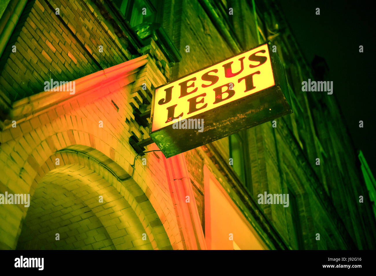 Jesus lebt -Fotos und -Bildmaterial in hoher Auflösung – Alamy