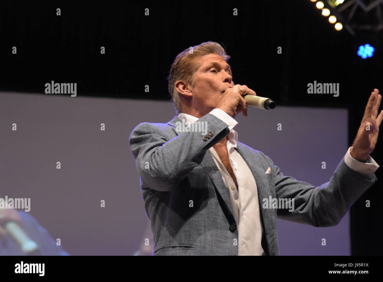 Baywatch star david hasselhoff -Fotos und -Bildmaterial in hoher ...