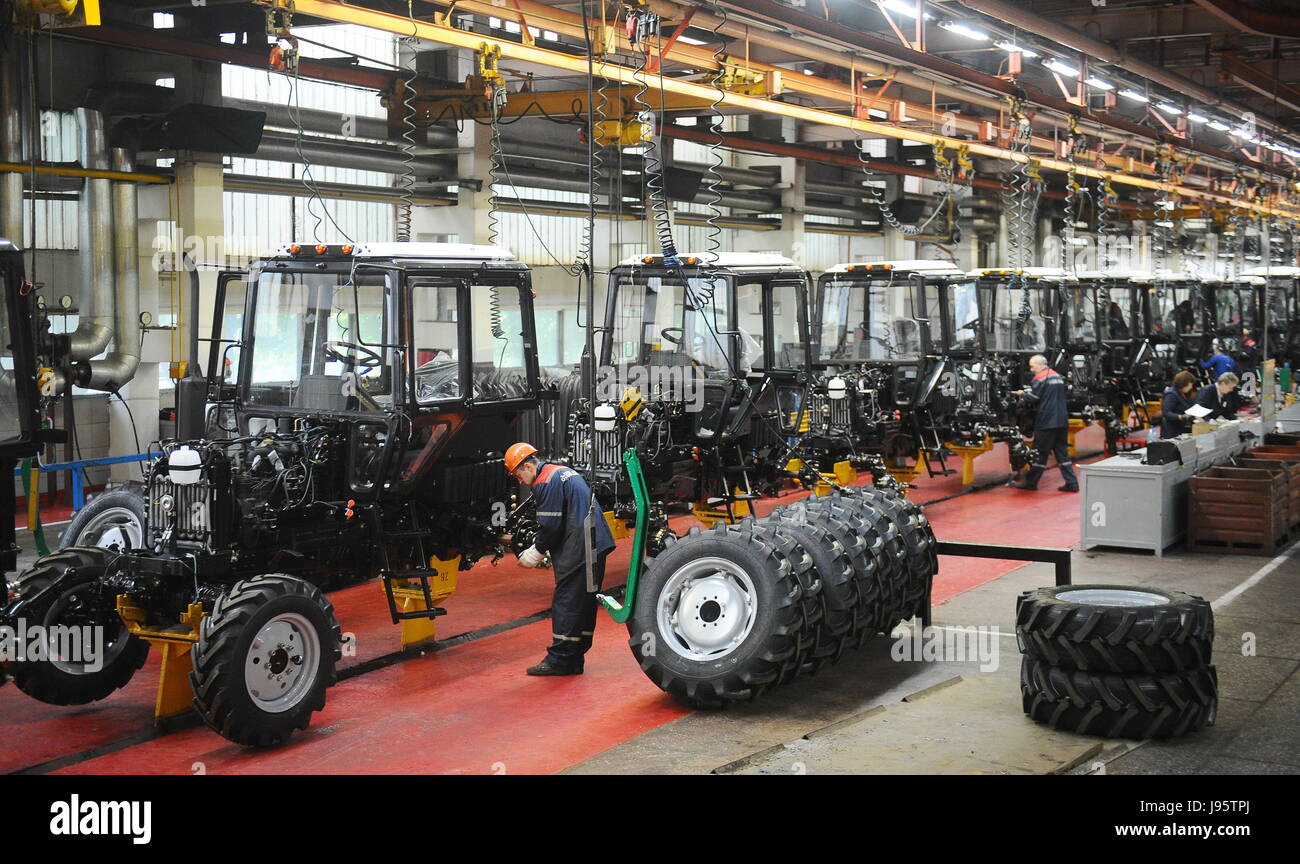 Belarus Tractor Stockfotos und -bilder Kaufen - Alamy