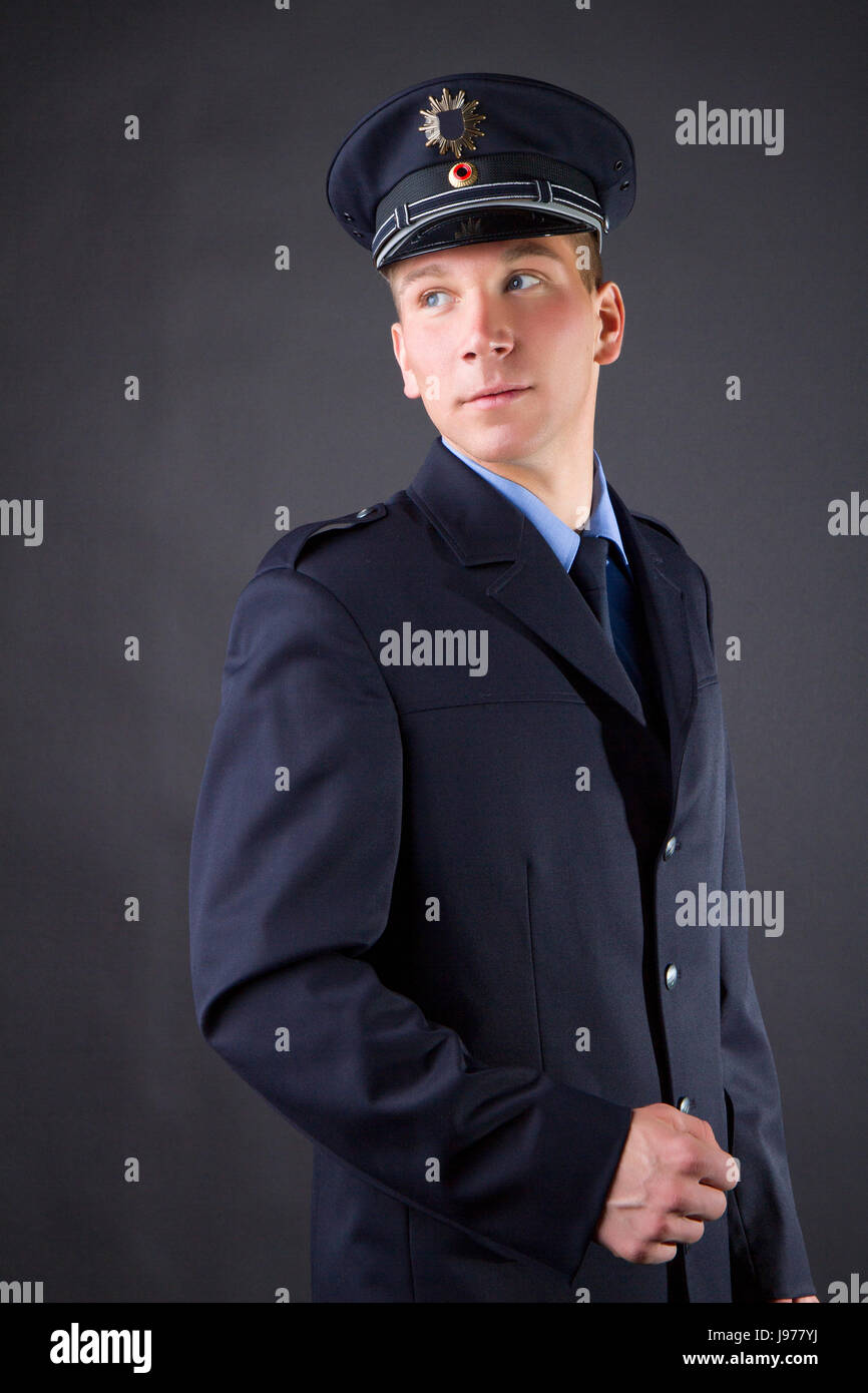 Deutsche polizei uniform -Fotos und -Bildmaterial in hoher Auflösung ...