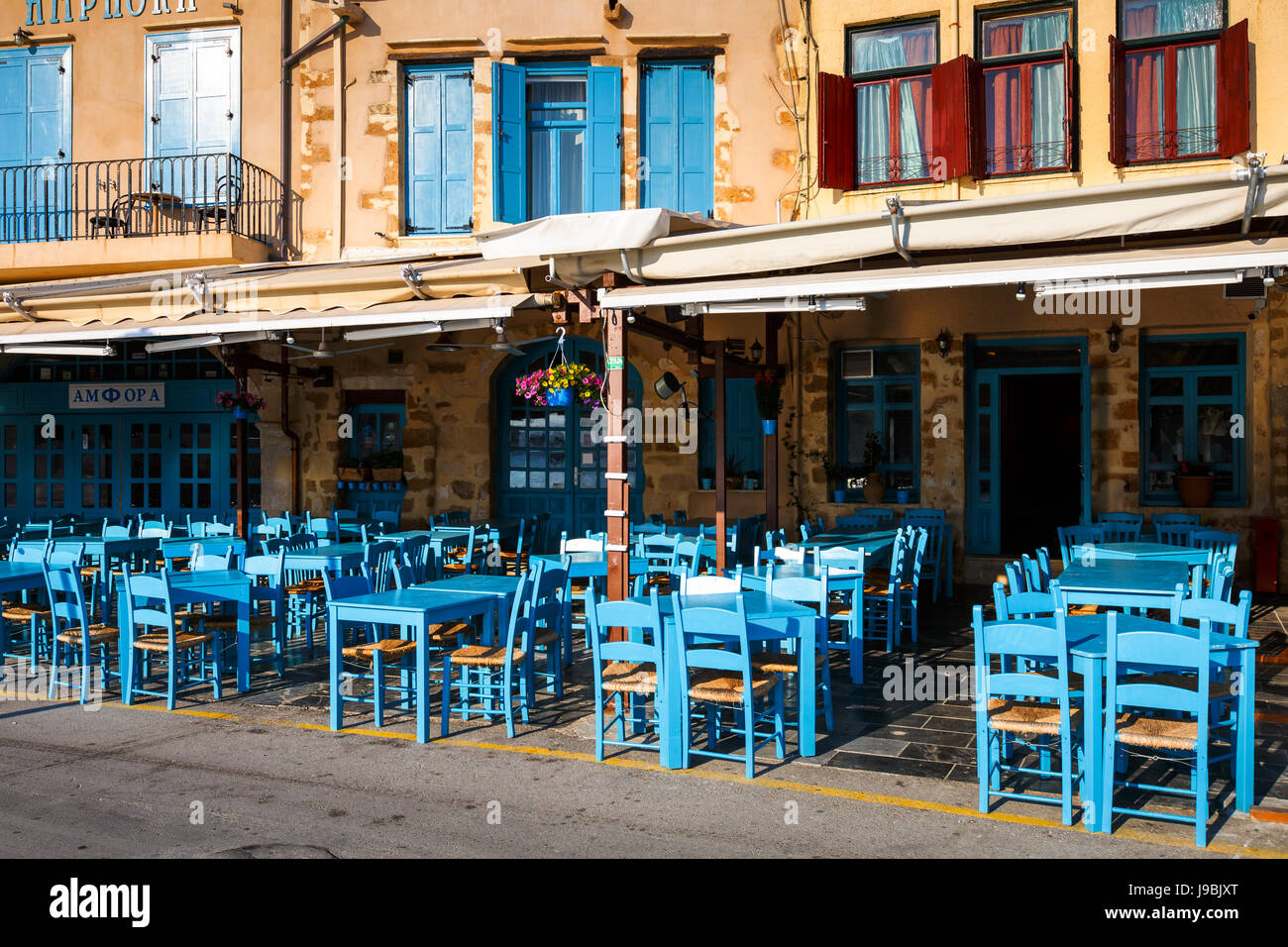 Restaurants in der Altstadt von Chania auf der Insel Kreta ...