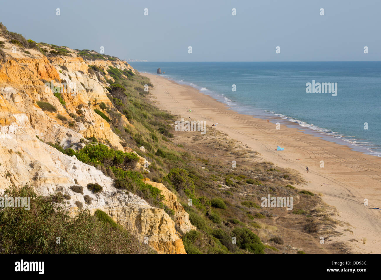 Sandigen Strand und Klippen, Mazagon, Costa De La Luz, Provinz Huelva ...