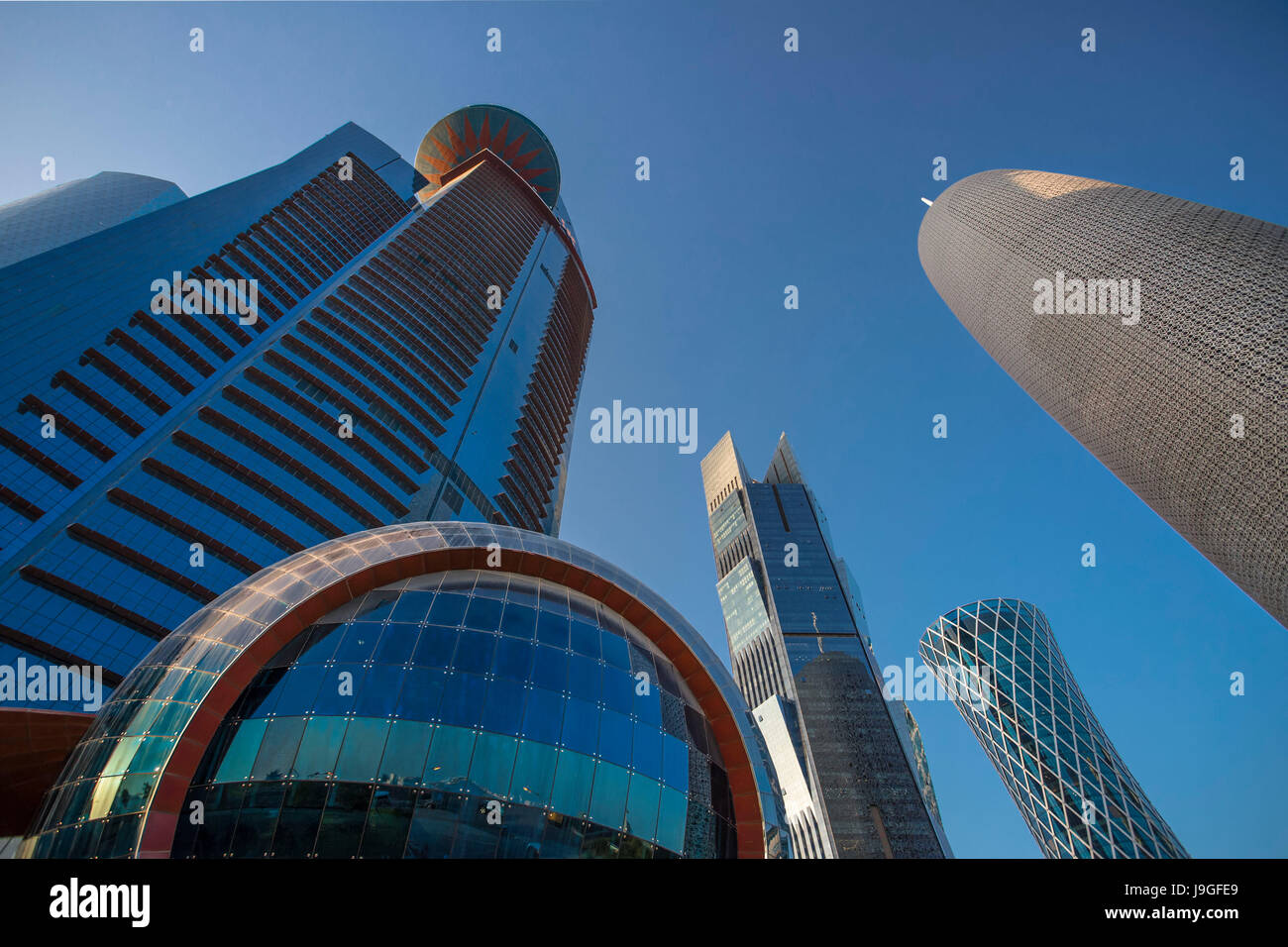 World trade center doha -Fotos und -Bildmaterial in hoher Auflösung – Alamy