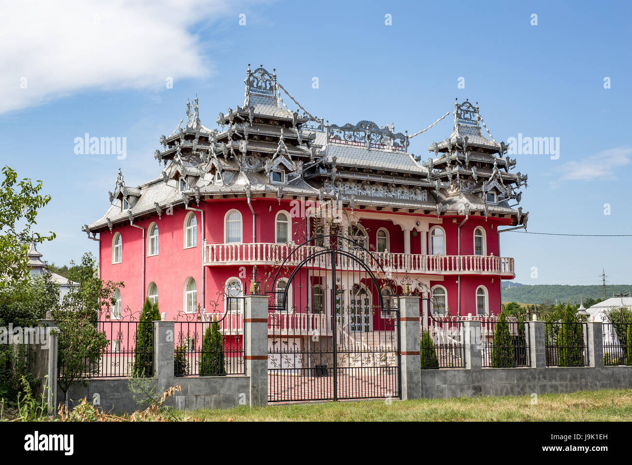 Gypsy-Architektur. Häuser der Roma in Osteuropa - Rumänien ...