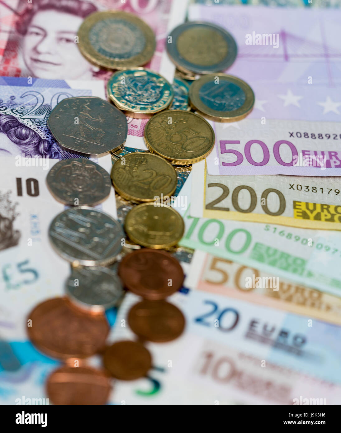 Sterling Und Euro Banknoten Und M nzen Stockfotografie Alamy sterling-und-euro-banknoten-und-m-nzen-stockfotografie-alamy