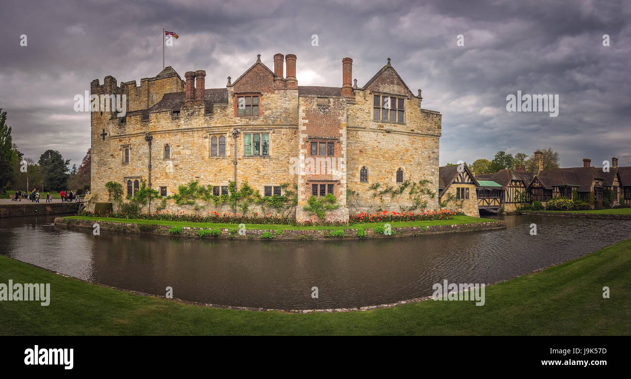 Hever Castle, England - April 2017: Hever Castle befindet sich im Dorf ...