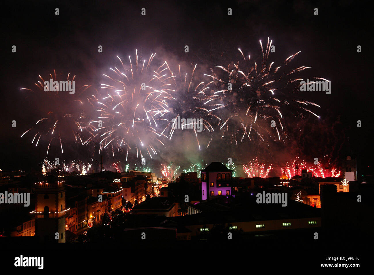 Portugal madeira funchal fireworks new -Fotos und -Bildmaterial in ...