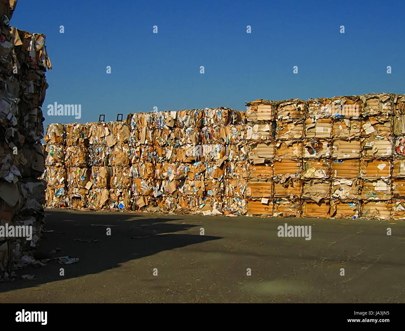 Waste paper bundled recycling -Fotos und -Bildmaterial in hoher ...