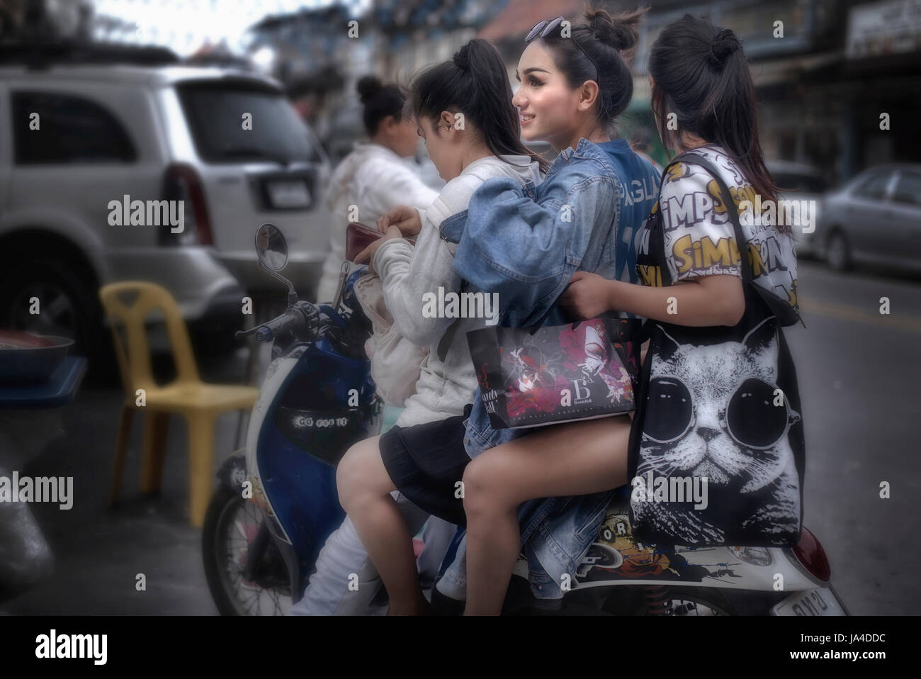 Motorrad girls -Fotos und -Bildmaterial in hoher Auflösung – Alamy