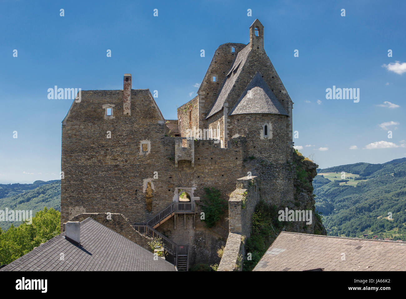 Burg burgruine aggstein -Fotos und -Bildmaterial in hoher Auflösung – Alamy