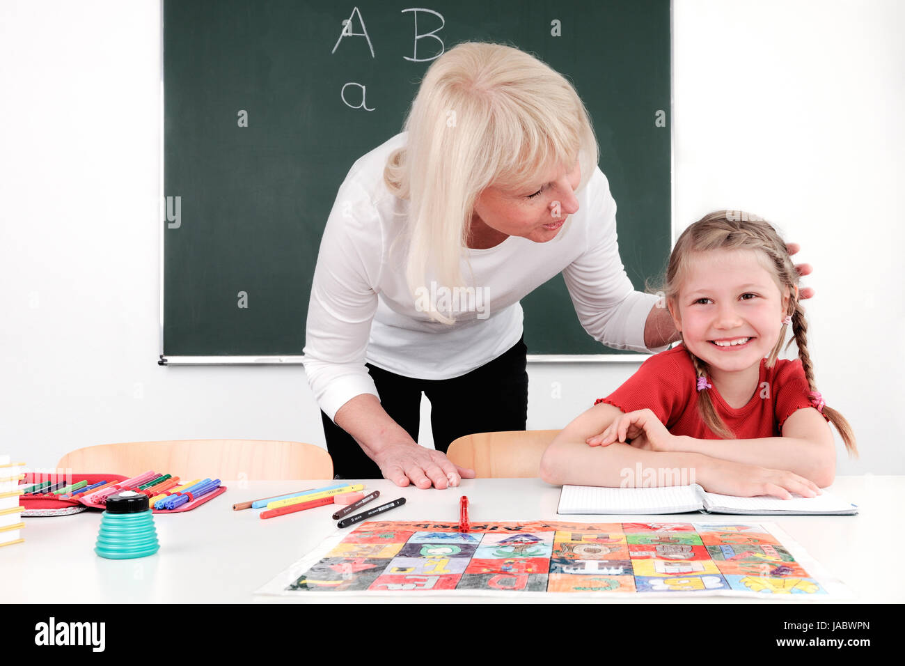 Altere lehrerin -Fotos und -Bildmaterial in hoher Auflösung – Alamy