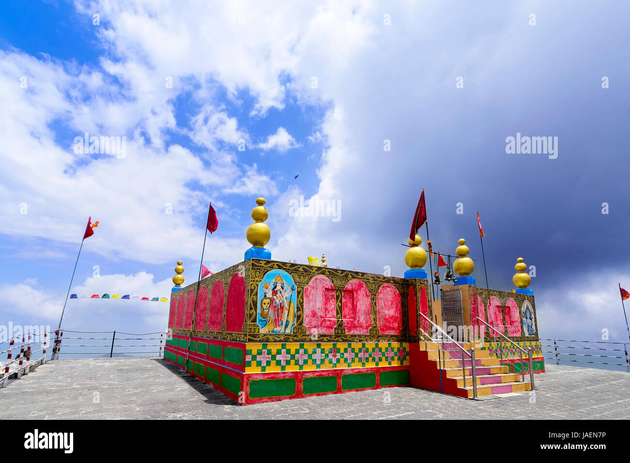 Shikari devi tempel -Fotos und -Bildmaterial in hoher Auflösung – Alamy