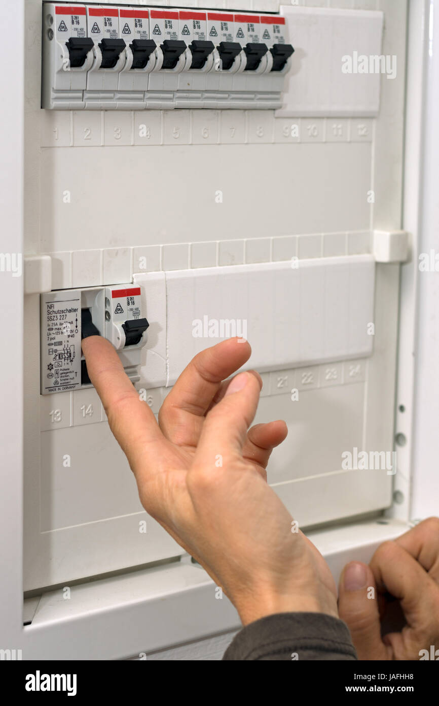 Fi schutzschalter -Fotos und -Bildmaterial in hoher Auflösung – Alamy