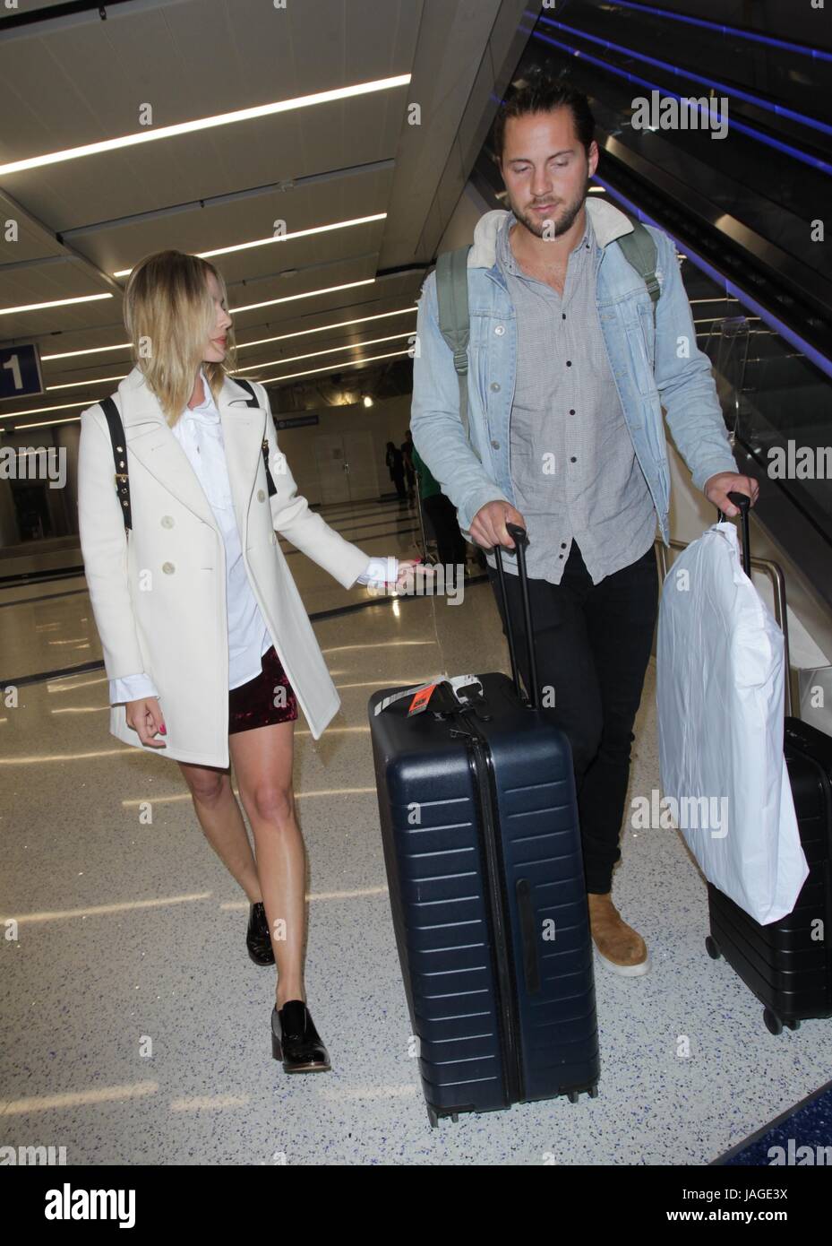 Margot robbie to ackerley -Fotos und -Bildmaterial in hoher Auflösung ...